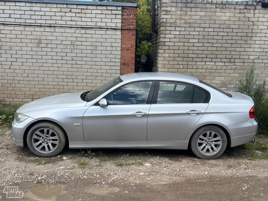 BMW 325 2008 Kauņa, ar dzinēja tilpumu 2.50 L un nobraukumu 313 tūkst. km par 1350 €, foto 5 vietnē AUTOMOTO.COM.LV