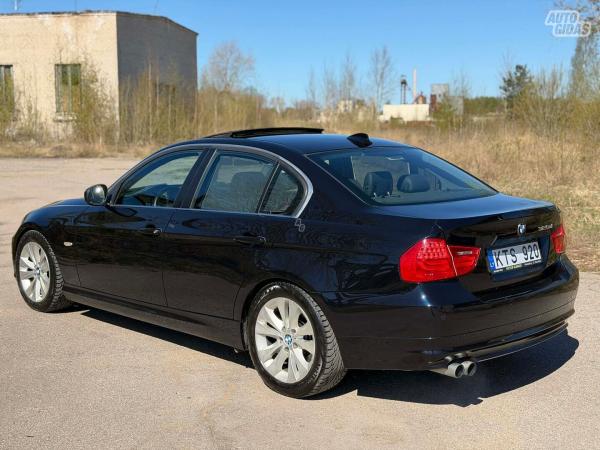 BMW 325 2010 in Siauliai, with an engine capacity of 3.00 L and mileage of 246 thousand km for 7000 €, photo 4 on AUTOMOTO.COM.LV