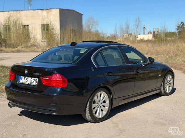 BMW 325 2010 in Siauliai, with an engine capacity of 3.00 L and mileage of 246 thousand km for 7000 €, photo 5 on AUTOMOTO.COM.LV