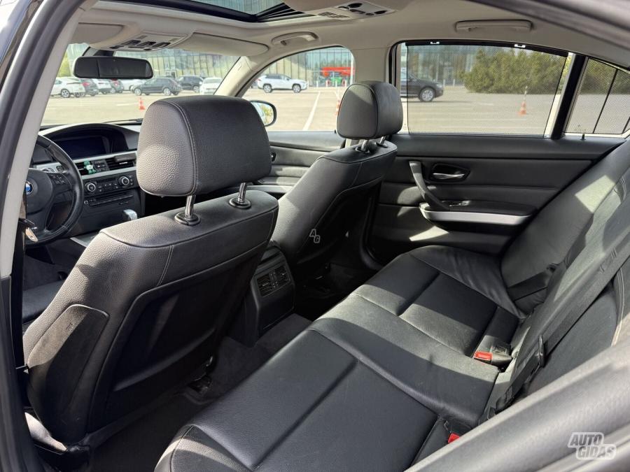 BMW 325 2010 Šauļi, ar dzinēja tilpumu 3.00 L un nobraukumu 246 tūkst. km par 7000 €, foto 10 vietnē AUTOMOTO.COM.LV