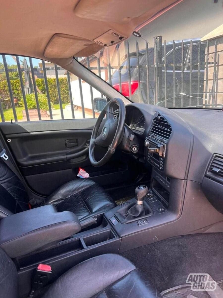 BMW 325 1998 in Kelme, with an engine capacity of 2.50 L and mileage of 200 thousand km for 1200 €, photo 5 on AUTOMOTO.COM.LV