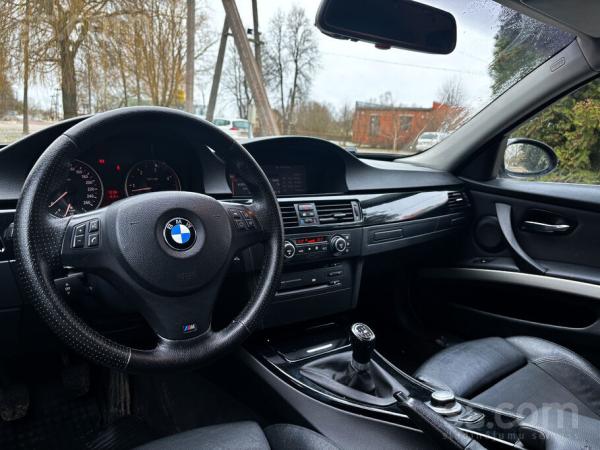 BMW 325 2006 Saldus, ar dzinēja tilpumu 2.50 L un nobraukumu 390 tūkst. km par 3650 €, foto 4 vietnē AUTOMOTO.COM.LV