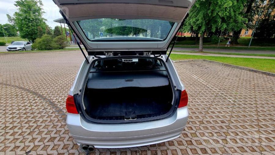 BMW 325 2006 in Cesis, with an engine capacity of 3.00 L and mileage of 395 thousand km for 4100 €, photo 9 on AUTOMOTO.COM.LV