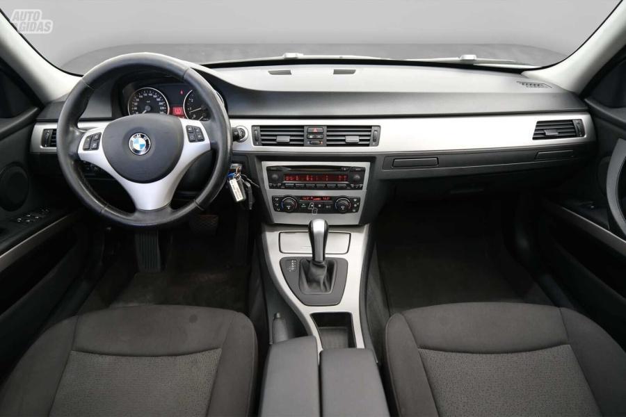 BMW 325 2006 in Kaunas, with an engine capacity of 2.50 L and mileage of 250 thousand km for 4390 €, photo 8 on AUTOMOTO.COM.LV