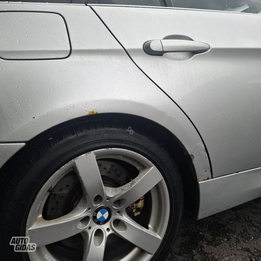 BMW 325 2007 in Kaunas, with an engine capacity of 3.00 L and mileage of 524 thousand km for 2300 €, photo 11 on AUTOMOTO.COM.LV
