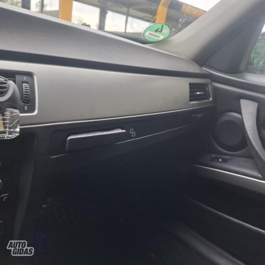 BMW 325 2007 in Kaunas, with an engine capacity of 3.00 L and mileage of 524 thousand km for 2300 €, photo 15 on AUTOMOTO.COM.LV