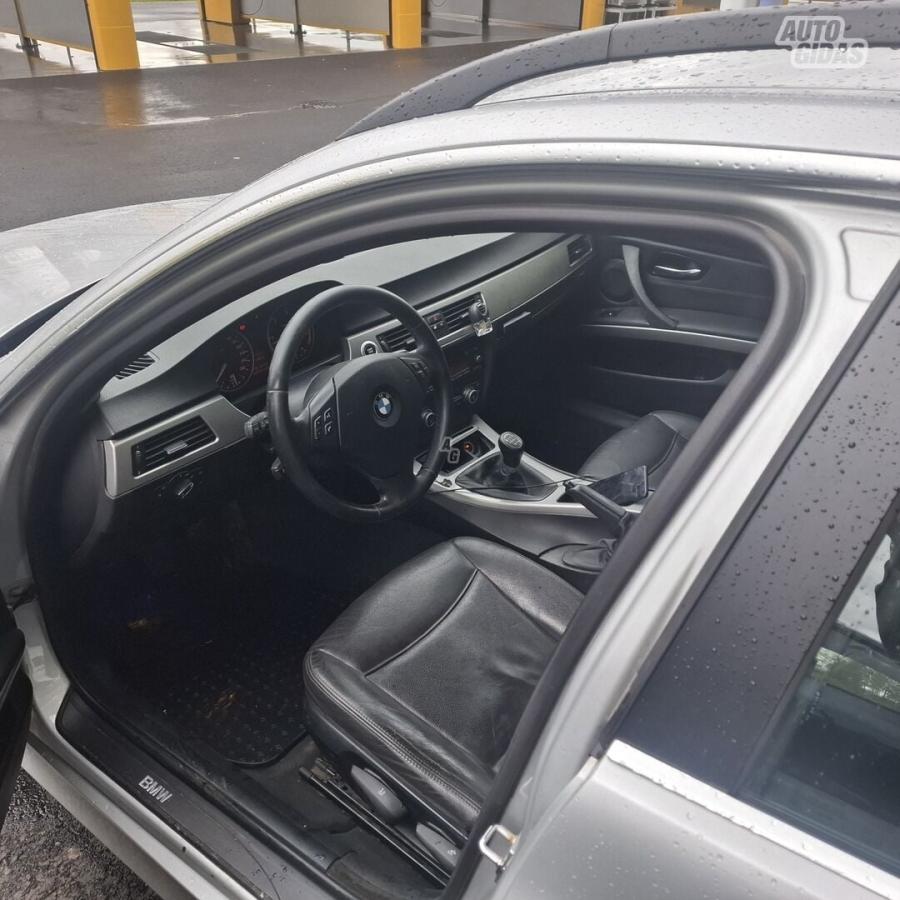 BMW 325 2007 in Kaunas, with an engine capacity of 3.00 L and mileage of 524 thousand km for 2300 €, photo 18 on AUTOMOTO.COM.LV