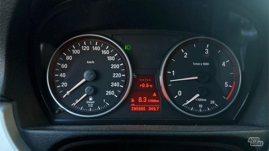 BMW 325 2007 in Vilnius, with an engine capacity of 3.00 L and mileage of 475 thousand km for 3250 €, photo 16 on AUTOMOTO.COM.LV