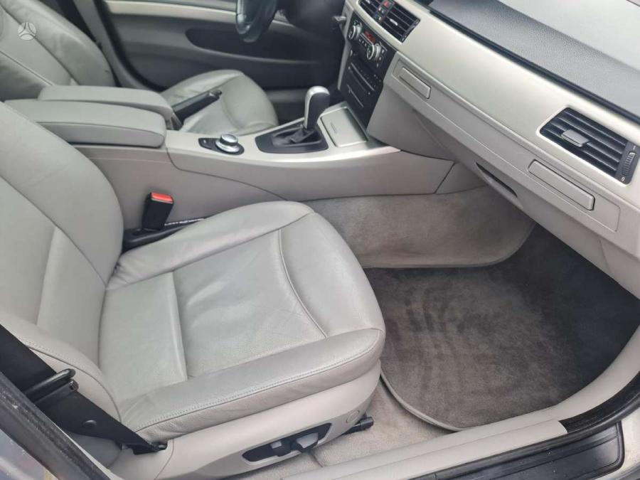 BMW 325 2008 in Kaunas, with an engine capacity of 3.00 L and mileage of 377 thousand km for 3500 €, photo 18 on AUTOMOTO.COM.LV