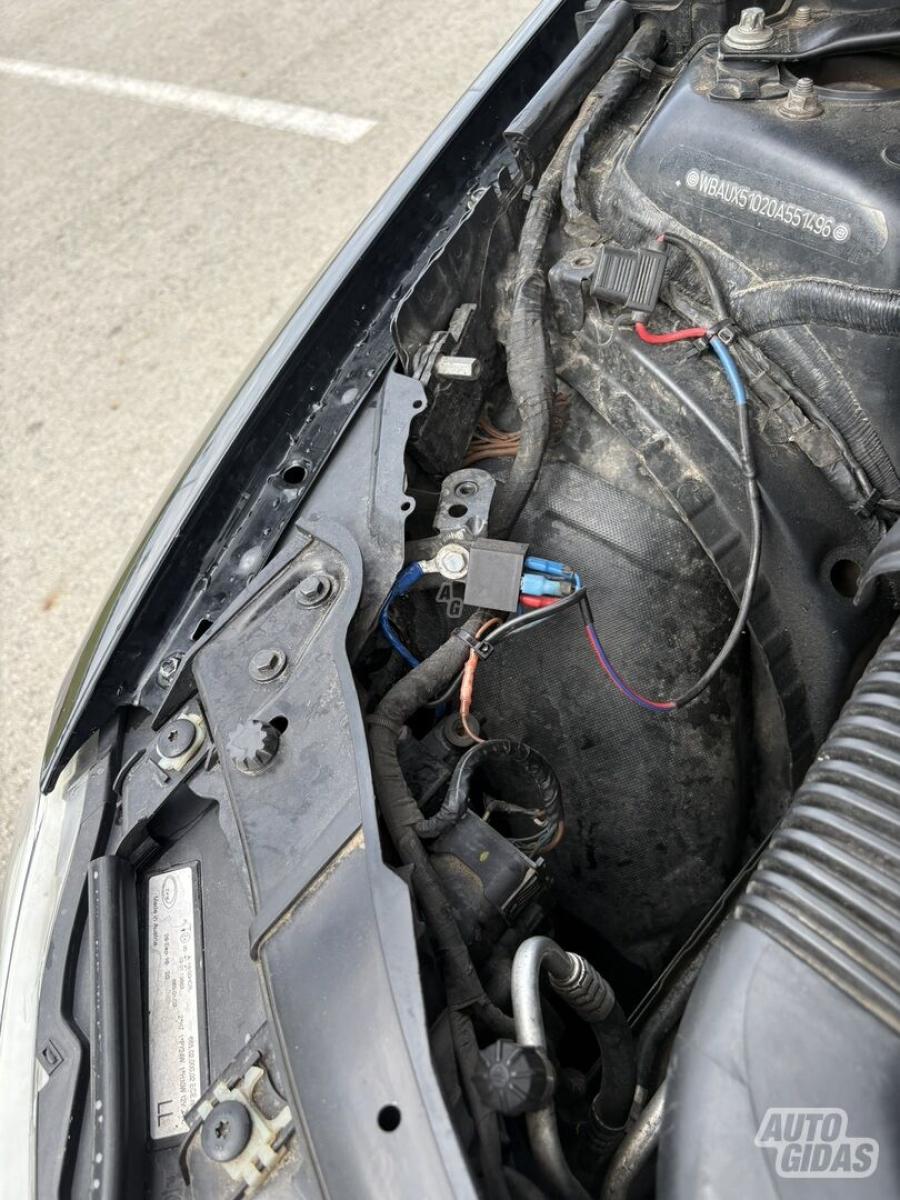 BMW 325 2008 in Siauliai, with an engine capacity of 3.00 L and mileage of 274 thousand km for 5400 €, photo 12 on AUTOMOTO.COM.LV