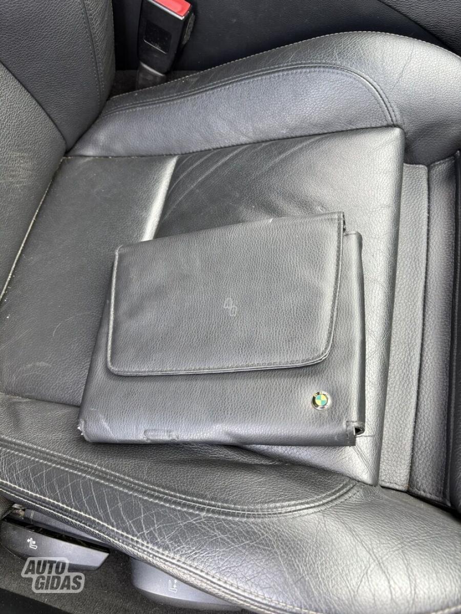 BMW 325 2008 in Siauliai, with an engine capacity of 3.00 L and mileage of 274 thousand km for 5400 €, photo 19 on AUTOMOTO.COM.LV