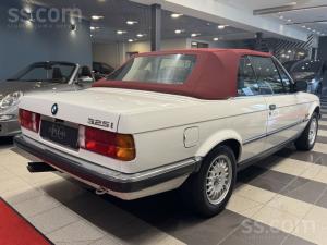 White BMW 325 1987 in Riga, with an engine capacity of 2.50 L and mileage of 140 thousand km for 18990 €, photo 9 on AUTOMOTO.COM.LV