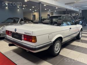 White BMW 325 1987 in Riga, with an engine capacity of 2.50 L and mileage of 140 thousand km for 18990 €, photo 10 on AUTOMOTO.COM.LV