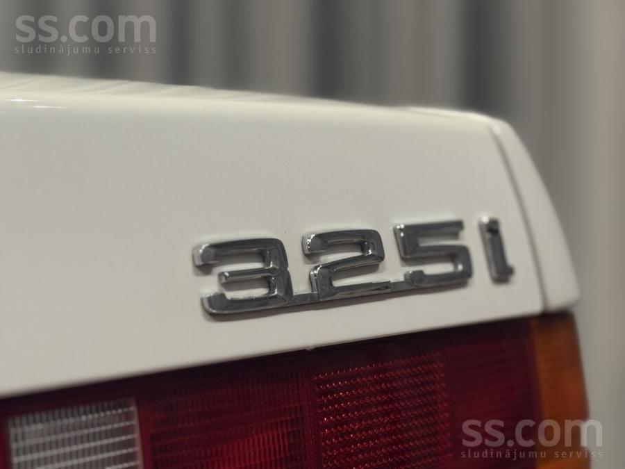 White BMW 325 1987 in Riga, with an engine capacity of 2.50 L and mileage of 140 thousand km for 18990 €, photo 23 on AUTOMOTO.COM.LV
