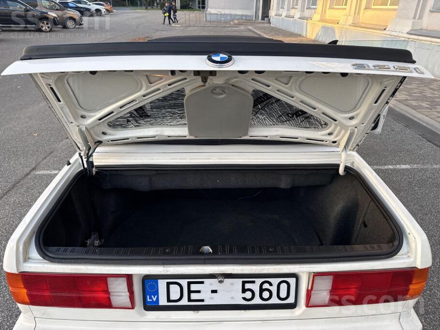 White BMW 325 1987 in Riga, with an engine capacity of 2.50 L and mileage of 220 thousand km for 14200 €, photo 14 on AUTOMOTO.COM.LV