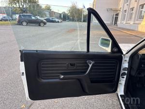 White BMW 325 1987 in Riga, with an engine capacity of 2.50 L and mileage of 220 thousand km for 14200 €, photo 17 on AUTOMOTO.COM.LV