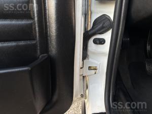 White BMW 325 1987 in Riga, with an engine capacity of 2.50 L and mileage of 220 thousand km for 14200 €, photo 18 on AUTOMOTO.COM.LV