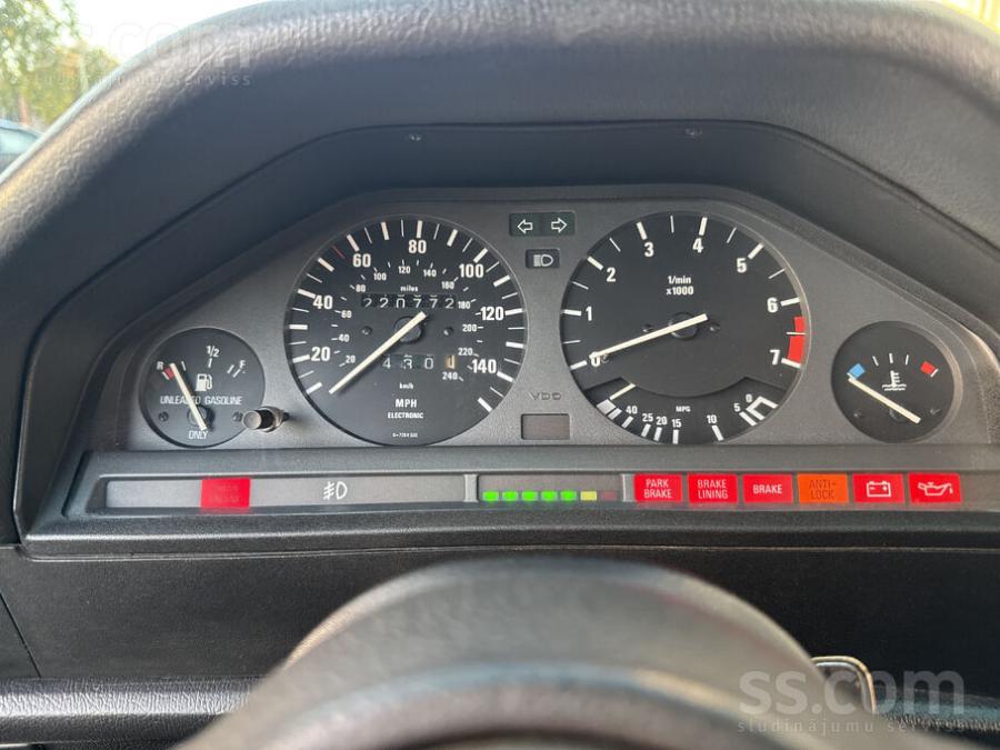 White BMW 325 1987 in Riga, with an engine capacity of 2.50 L and mileage of 220 thousand km for 14200 €, photo 22 on AUTOMOTO.COM.LV