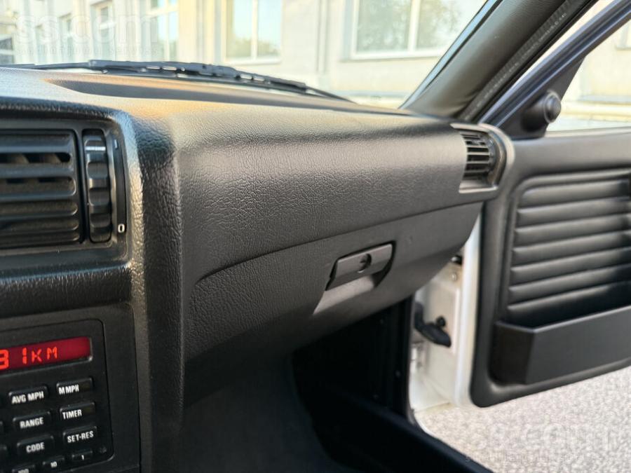 White BMW 325 1987 in Riga, with an engine capacity of 2.50 L and mileage of 220 thousand km for 14200 €, photo 25 on AUTOMOTO.COM.LV