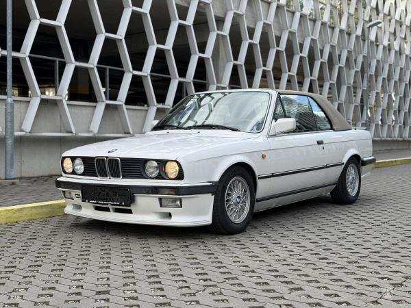 White BMW 325 1989 in Vilnius, with an engine capacity of 2.49 L and mileage of 193 thousand km for 16999 €, photo 1 on AUTOMOTO.COM.LV