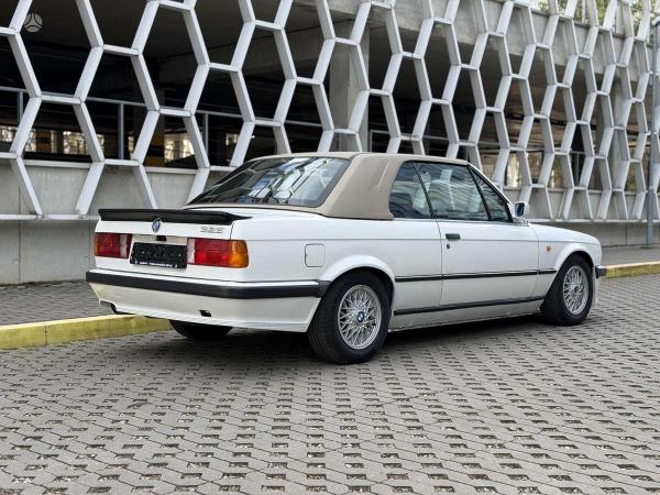 White BMW 325 1989 in Vilnius, with an engine capacity of 2.49 L and mileage of 193 thousand km for 16999 €, photo 4 on AUTOMOTO.COM.LV