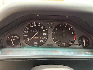 White BMW 325 1989 in Vilnius, with an engine capacity of 2.49 L and mileage of 193 thousand km for 16999 €, photo 11 on AUTOMOTO.COM.LV