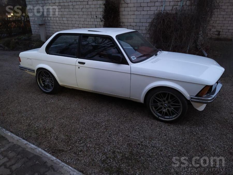 White BMW 325 1982 in Valmiera, with an engine capacity of 2.50 L and mileage of 0 thousand km for 18000 €, photo 6 on AUTOMOTO.COM.LV