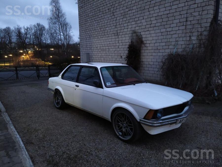 White BMW 325 1982 in Valmiera, with an engine capacity of 2.50 L and mileage of 0 thousand km for 18000 €, photo 7 on AUTOMOTO.COM.LV