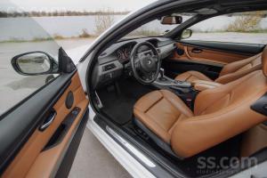 Balts BMW 325 2010 Rīga, ar dzinēja tilpumu 3.00 L un nobraukumu 281 tūkst. km par 10500 €, foto 12 vietnē AUTOMOTO.COM.LV
