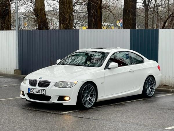 White BMW 325 2010 in Riga, with an engine capacity of 3.00 L and mileage of 0 thousand km for 11500 €, photo 1 on AUTOMOTO.COM.LV