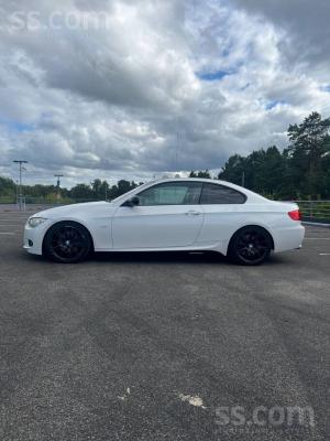 Balts BMW 325 2011 Rīga, ar dzinēja tilpumu 3.00 L un nobraukumu 380 tūkst. km par 9700 €, foto 3 vietnē AUTOMOTO.COM.LV