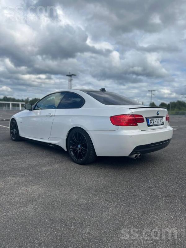 Balts BMW 325 2011 Rīga, ar dzinēja tilpumu 3.00 L un nobraukumu 380 tūkst. km par 9700 €, foto 3 vietnē AUTOMOTO.COM.LV