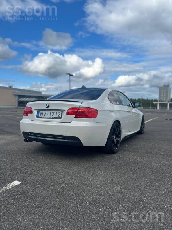 Balts BMW 325 2011 Rīga, ar dzinēja tilpumu 3.00 L un nobraukumu 380 tūkst. km par 9700 €, foto 5 vietnē AUTOMOTO.COM.LV