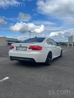 Balts BMW 325 2011 Rīga, ar dzinēja tilpumu 3.00 L un nobraukumu 380 tūkst. km par 9700 €, foto 6 vietnē AUTOMOTO.COM.LV