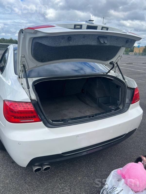 Balts BMW 325 2011 Rīga, ar dzinēja tilpumu 3.00 L un nobraukumu 380 tūkst. km par 9700 €, foto 9 vietnē AUTOMOTO.COM.LV