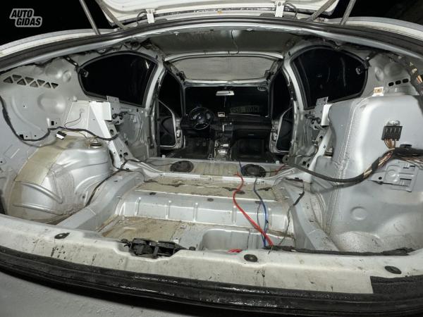 Balts BMW 325 2003 Jonava, ar dzinēja tilpumu 2.50 L un nobraukumu 100 tūkst. km par 4999 €, foto 9 vietnē AUTOMOTO.COM.LV