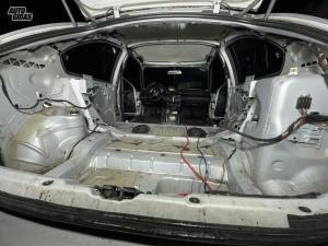White BMW 325 2003 in Jonava, with an engine capacity of 2.50 L and mileage of 100 thousand km for 4999 €, photo 10 on AUTOMOTO.COM.LV