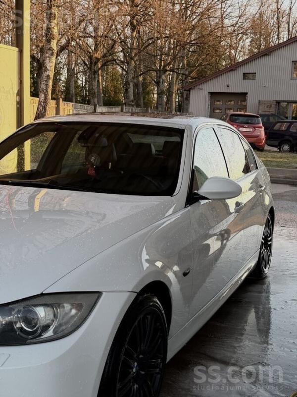 White BMW 325 2007 in Cesis, with an engine capacity of 3.00 L and mileage of 323 thousand km for 5500 €, photo 2 on AUTOMOTO.COM.LV