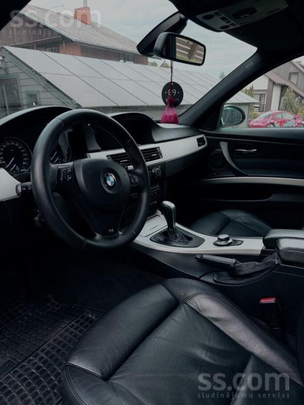 White BMW 325 2007 in Cesis, with an engine capacity of 3.00 L and mileage of 323 thousand km for 5500 €, photo 7 on AUTOMOTO.COM.LV