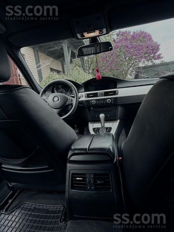 White BMW 325 2007 in Cesis, with an engine capacity of 3.00 L and mileage of 323 thousand km for 5500 €, photo 10 on AUTOMOTO.COM.LV