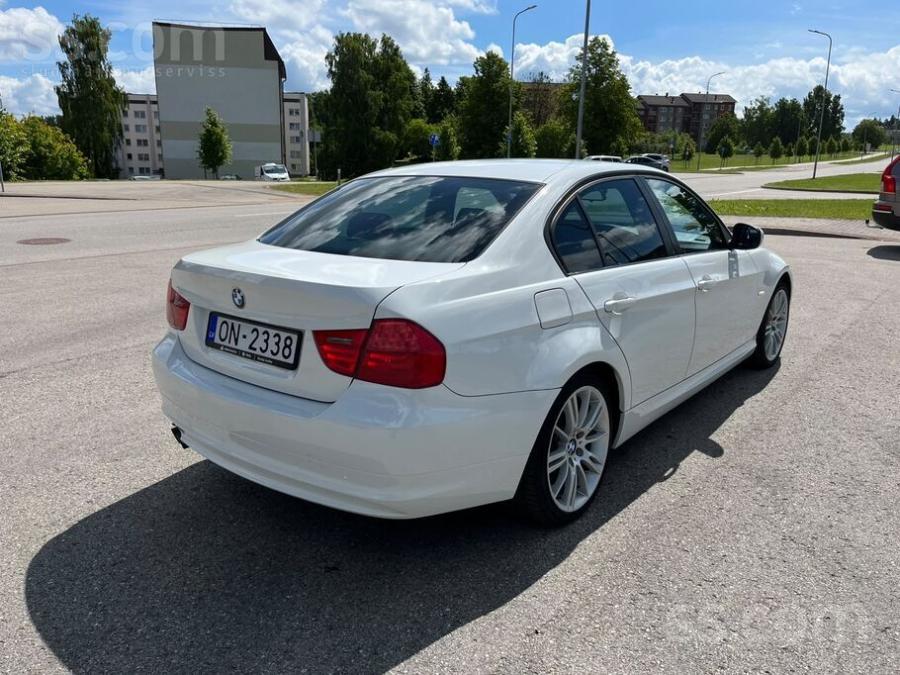 White BMW 325 2009 in Valmiera, with an engine capacity of 3.00 L and mileage of 363 thousand km for 5995 €, photo 6 on AUTOMOTO.COM.LV