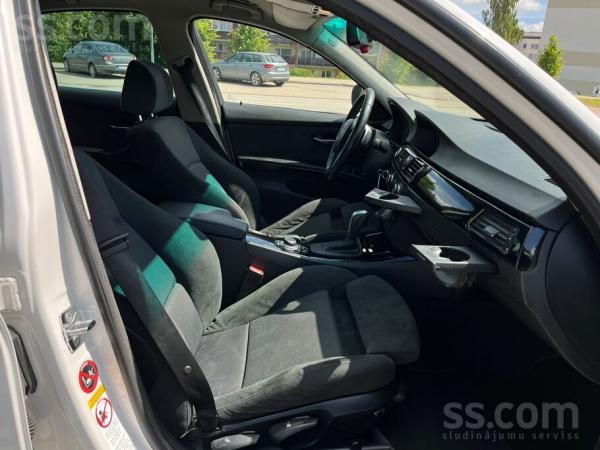 White BMW 325 2009 in Valmiera, with an engine capacity of 3.00 L and mileage of 363 thousand km for 5995 €, photo 9 on AUTOMOTO.COM.LV