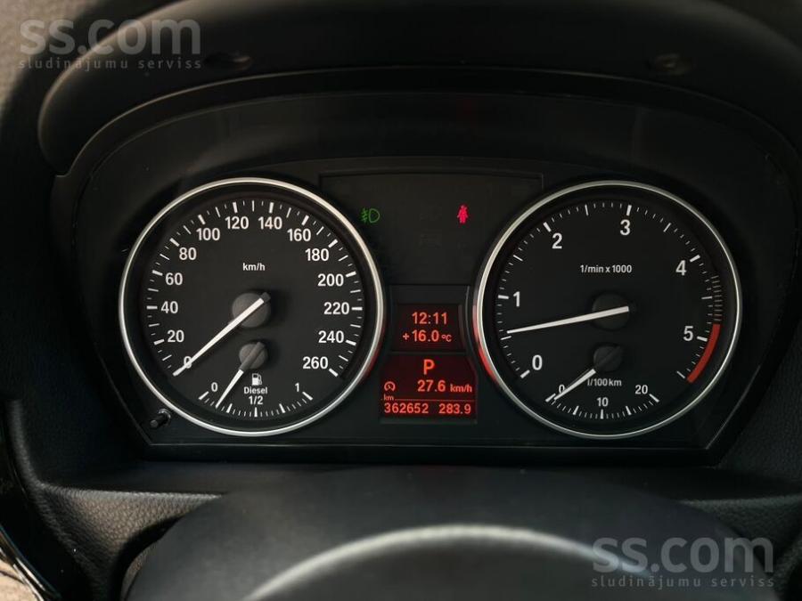 White BMW 325 2009 in Valmiera, with an engine capacity of 3.00 L and mileage of 363 thousand km for 5995 €, photo 15 on AUTOMOTO.COM.LV