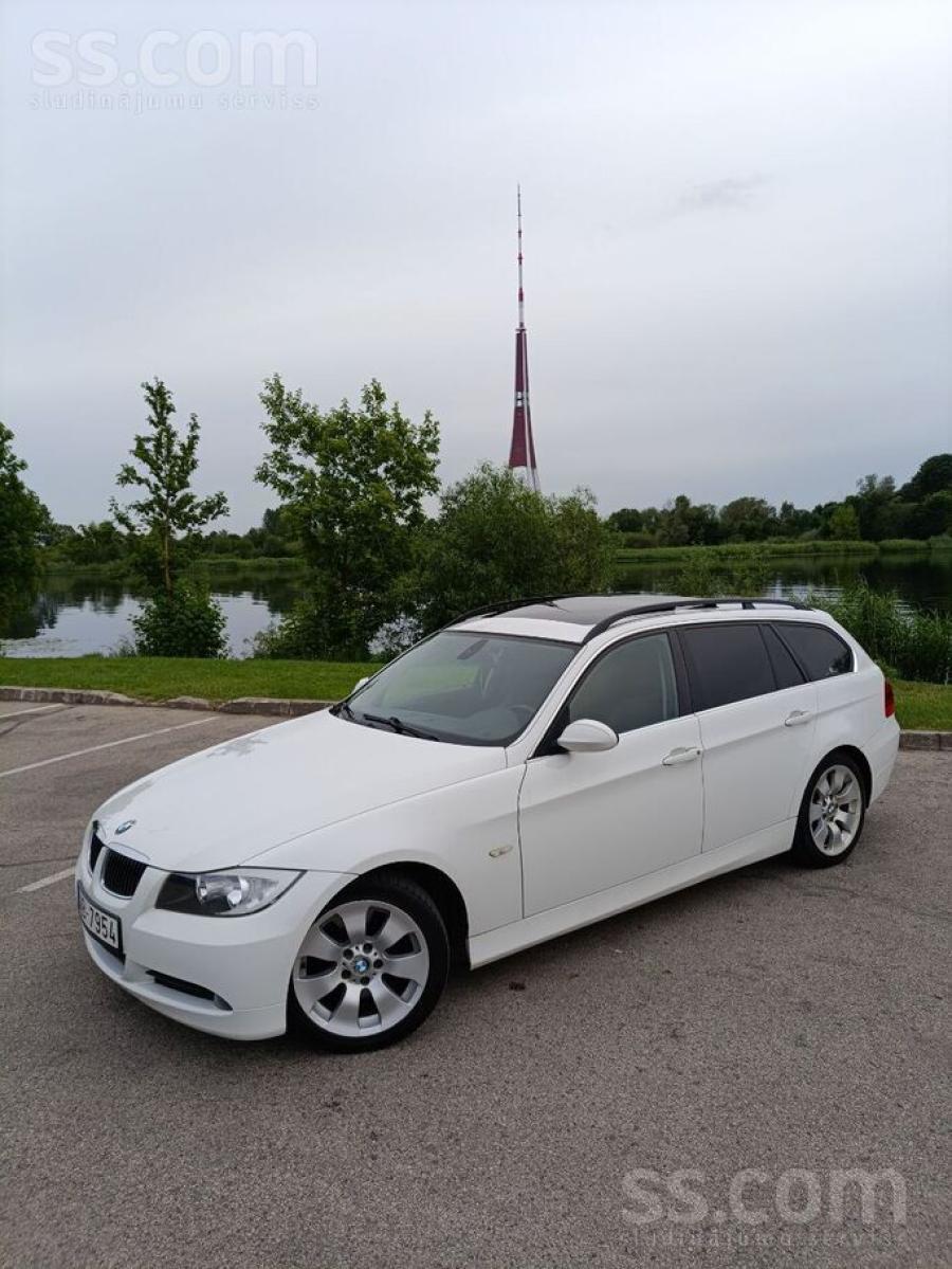 White BMW 325 2008 in Riga, with an engine capacity of 2.50 L and mileage of 320 thousand km for 3200 €, photo 2 on AUTOMOTO.COM.LV