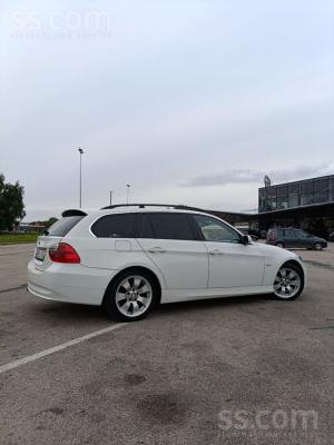 White BMW 325 2008 in Riga, with an engine capacity of 2.50 L and mileage of 320 thousand km for 3200 €, photo 11 on AUTOMOTO.COM.LV