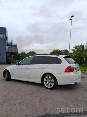 White BMW 325 2008 in Riga, with an engine capacity of 2.50 L and mileage of 320 thousand km for 3200 €, photo 12 on AUTOMOTO.COM.LV