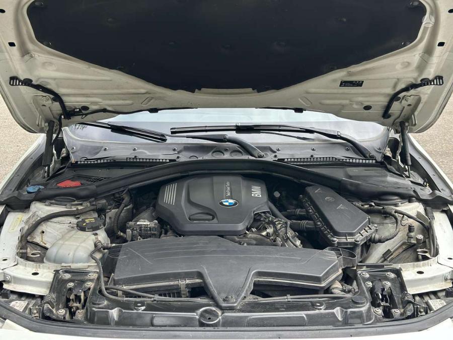 White BMW 325 2016 in Vilnius, with an engine capacity of 2.00 L and mileage of 338 thousand km for 11000 €, photo 14 on AUTOMOTO.COM.LV