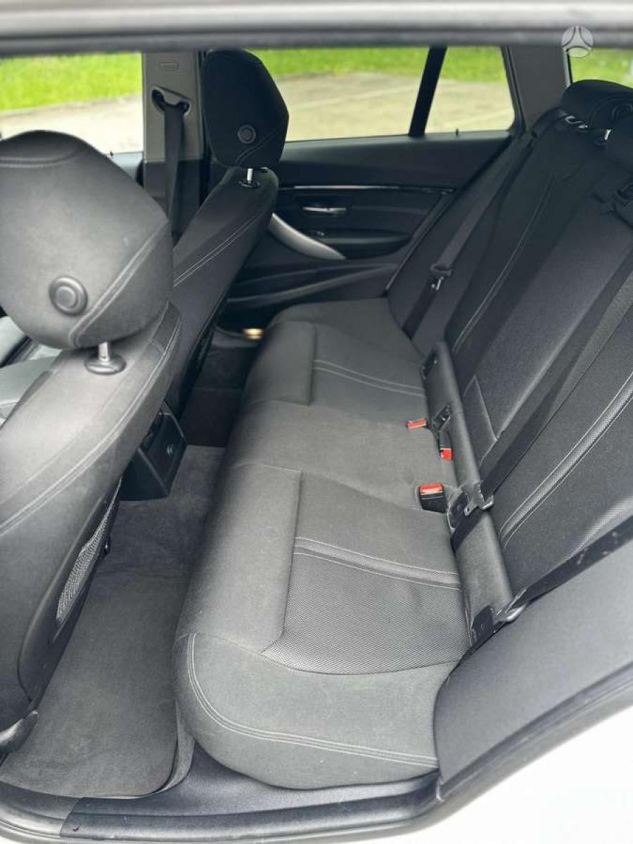 White BMW 325 2016 in Vilnius, with an engine capacity of 2.00 L and mileage of 338 thousand km for 11000 €, photo 20 on AUTOMOTO.COM.LV