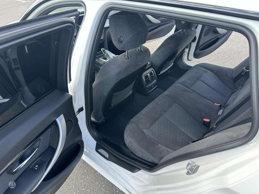 Balts BMW 325 2016 Viļņa, ar dzinēja tilpumu 2.00 L un nobraukumu 299 tūkst. km par 12900 €, foto 11 vietnē AUTOMOTO.COM.LV
