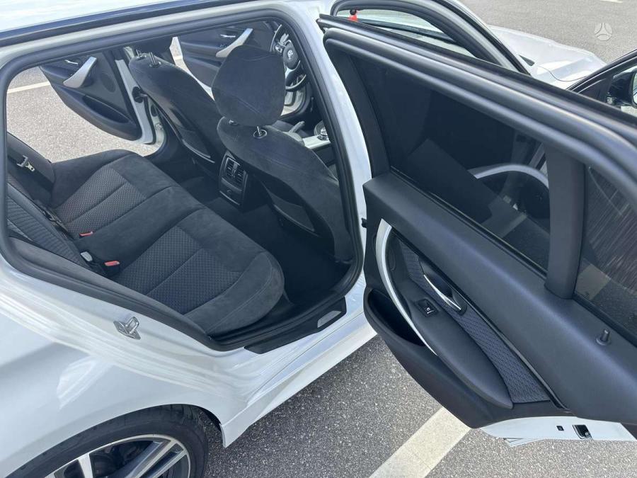 Balts BMW 325 2016 Viļņa, ar dzinēja tilpumu 2.00 L un nobraukumu 299 tūkst. km par 12900 €, foto 12 vietnē AUTOMOTO.COM.LV